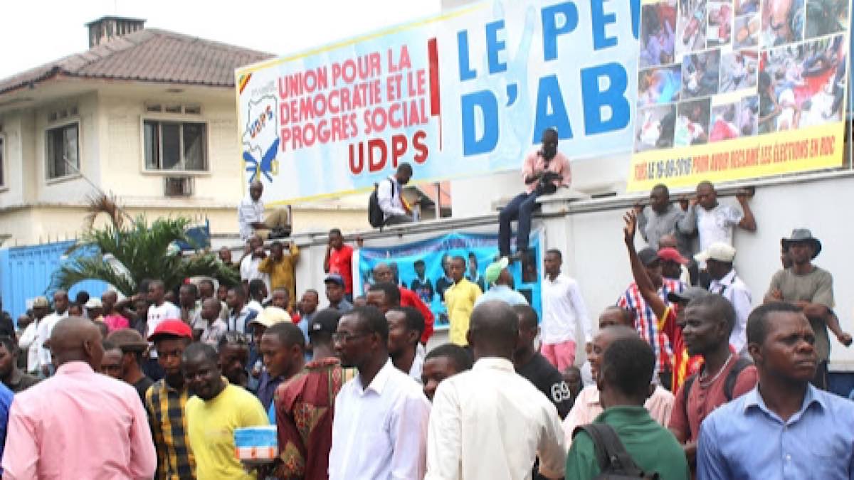 RDC: Augustin Kabuya insulté et menacé par les militants de l'UDPS RDC: Augustin Kabuya insulté et menacé par les militants de l'UDPS
