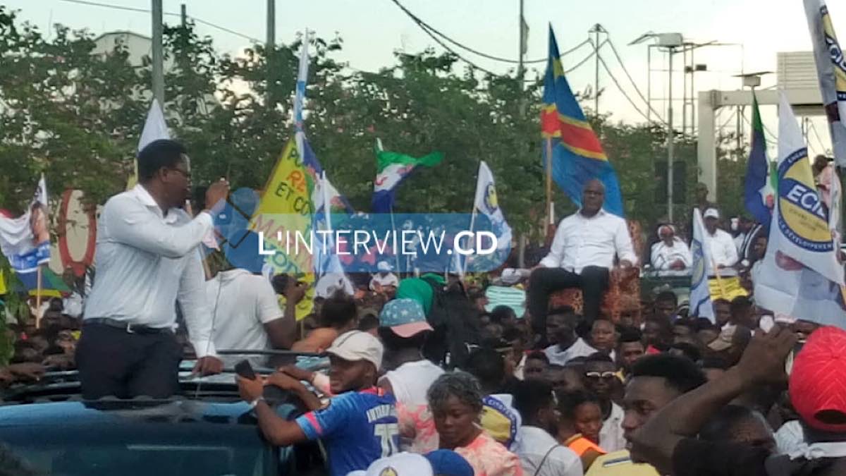 Kinshasa : transporté sur le tipoye, Fayulu en route pour l'échangeur ...