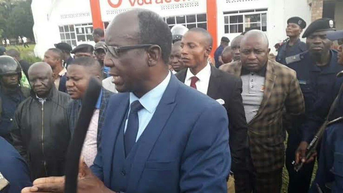 Haut-Lomami : le gouverneur Masangu Lenge bloqué à Lubumbashi par la DGM