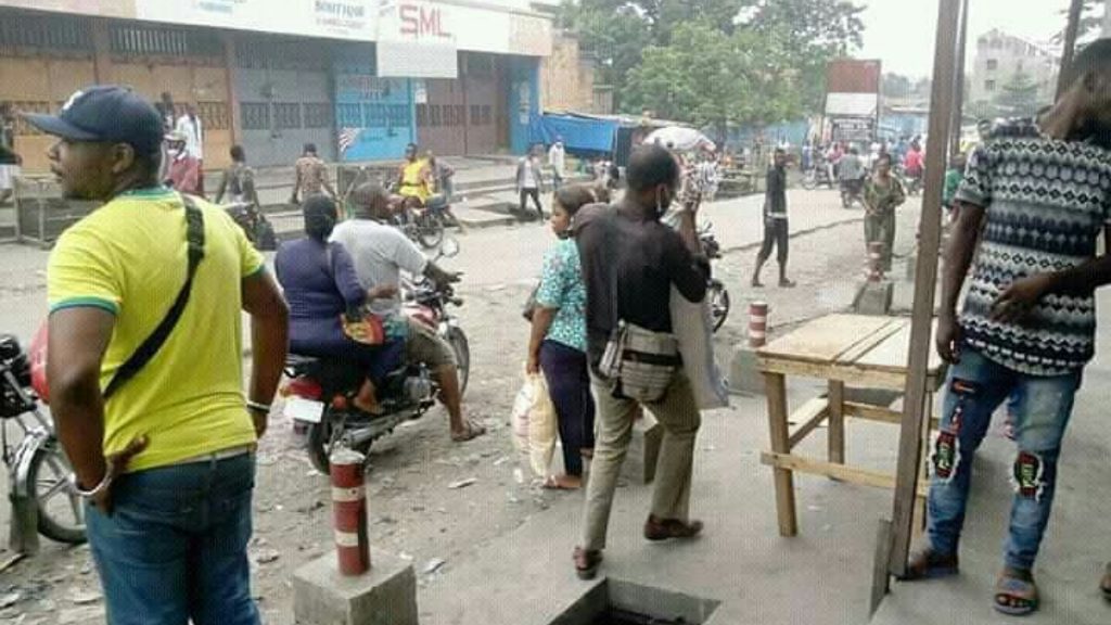 Kinshasa : 1 mort dans un soulèvement populaire exigeant la réouverture ...