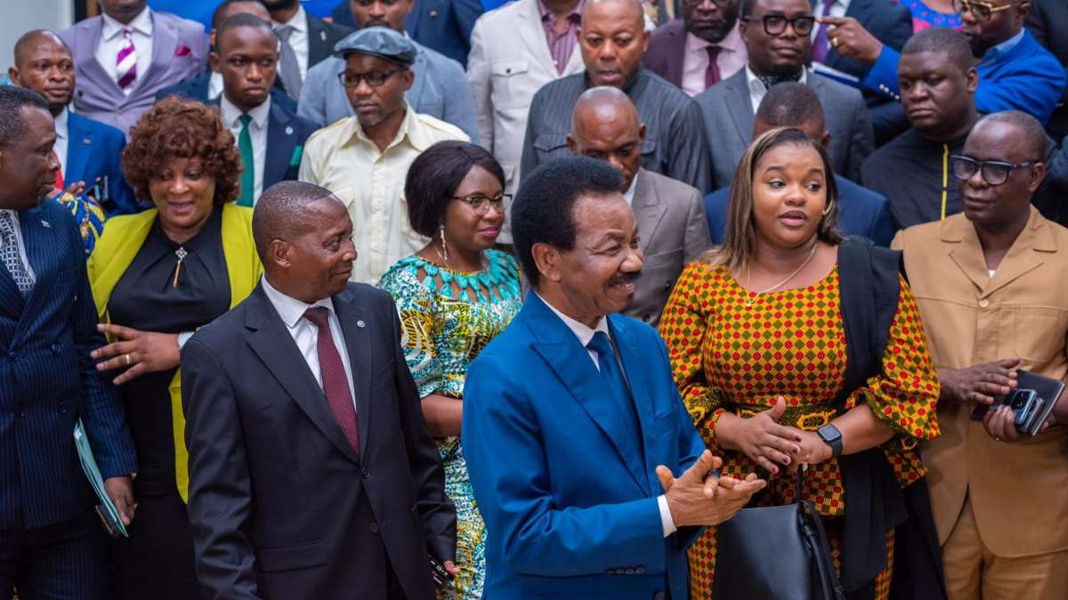Assemblée nationale : Christophe Mboso discute sécurité et salaires avec les bourgmestres de ...